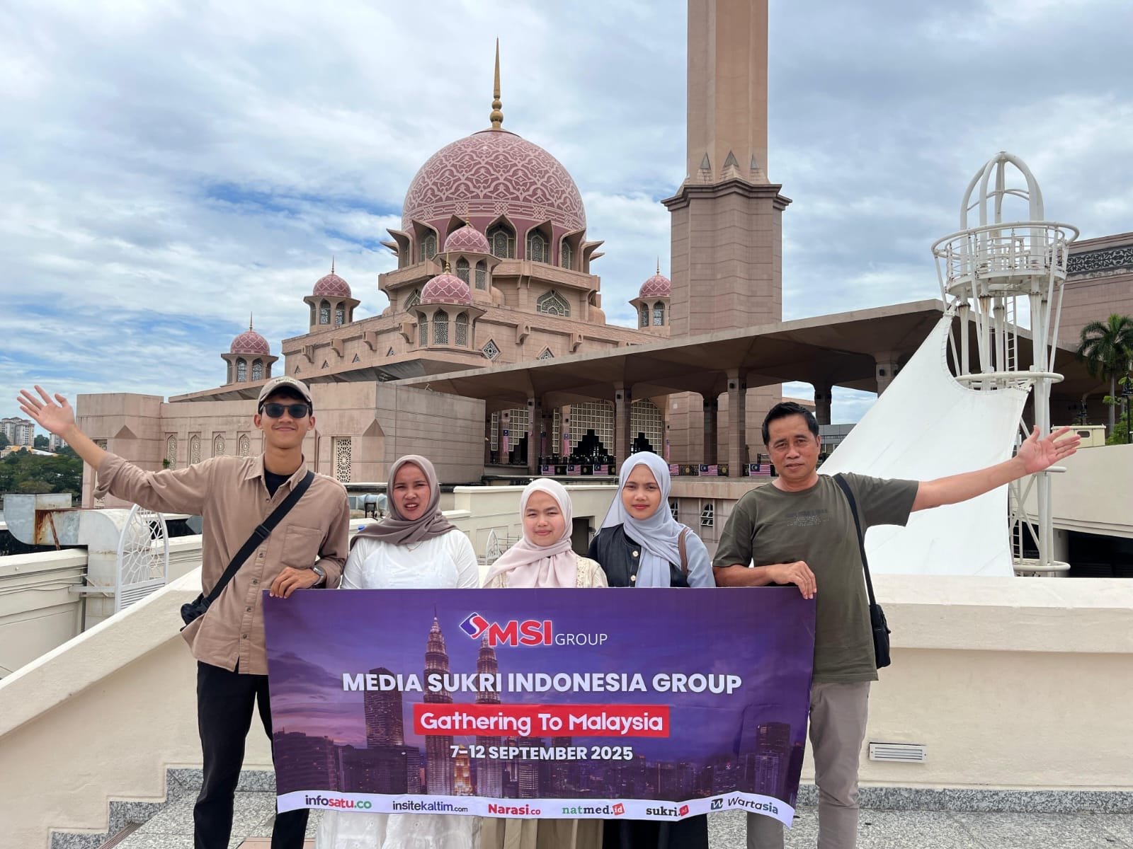MSI Group Jelajahi Pesona Masjid Putra, Permata Islam di Jantung ...